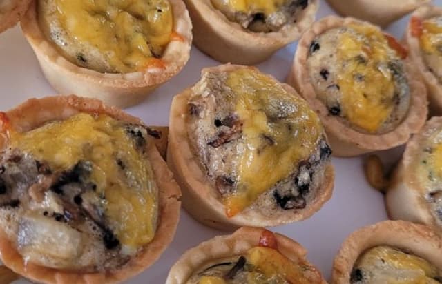Mini tarte cu ciuperci și pui | Dorohoi News